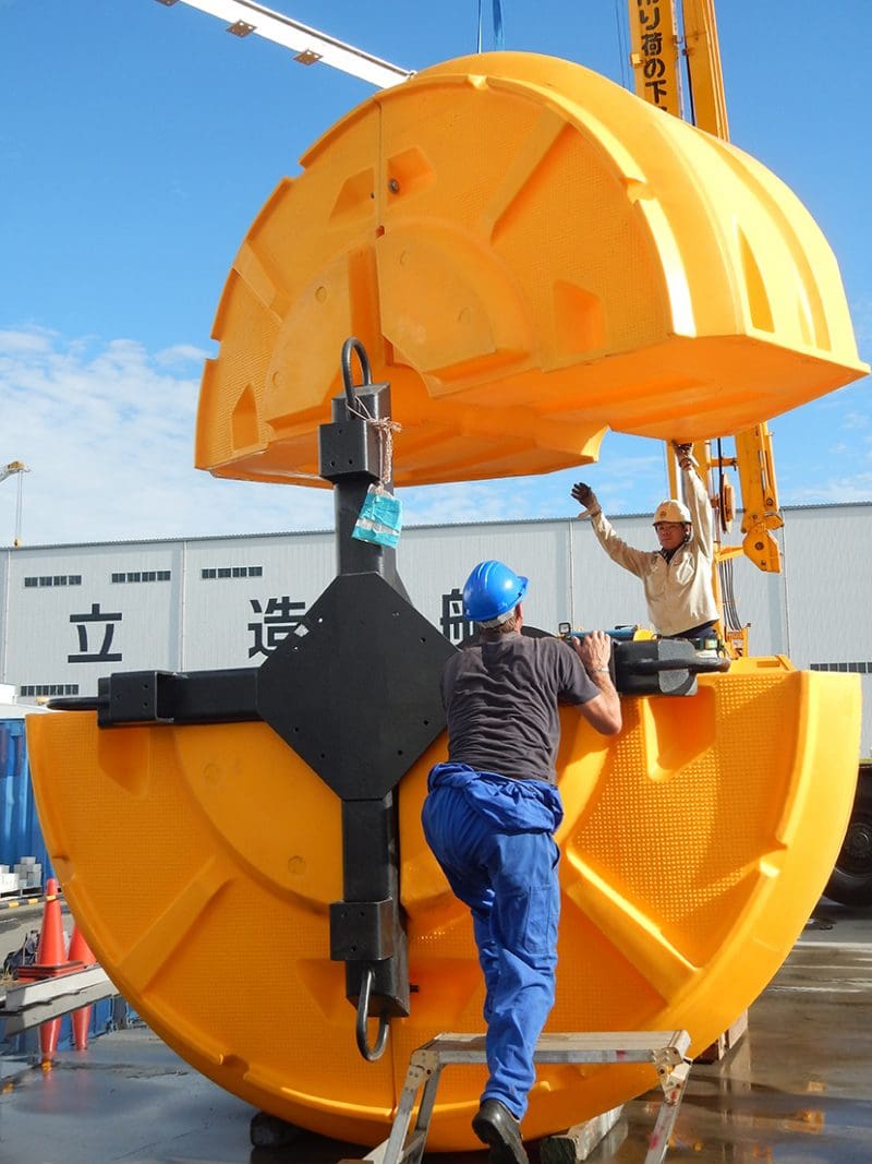 Mobilis moors first polyethylene tsunami buoy in Japan